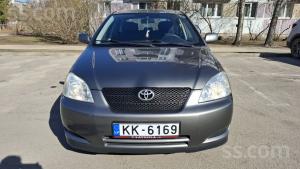 Pelēks Toyota Corolla 2004 Daugavpils, ar dzinēja tilpumu 2.00 L un nobraukumu 303 tūkst. km par 998 €, foto 3 vietnē AUTOMOTO.COM.LV