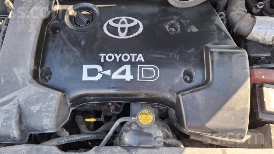 Pelēks Toyota Corolla 2004 Daugavpils, ar dzinēja tilpumu 2.00 L un nobraukumu 303 tūkst. km par 998 €, foto 16 vietnē AUTOMOTO.COM.LV