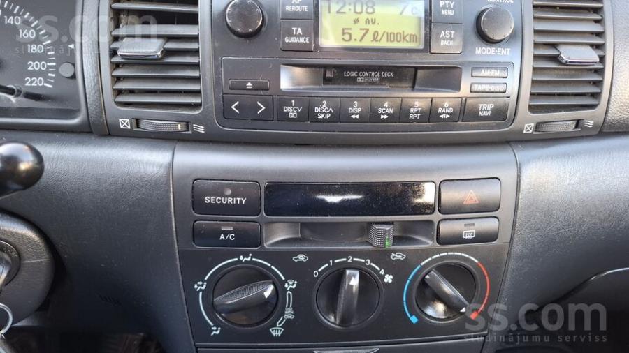Pelēks Toyota Corolla 2004 Daugavpils, ar dzinēja tilpumu 2.00 L un nobraukumu 303 tūkst. km par 998 €, foto 21 vietnē AUTOMOTO.COM.LV