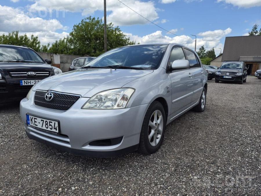 Pelēks Toyota Corolla 2004 Daugavpils, ar dzinēja tilpumu 2.00 L un nobraukumu 0 tūkst. km par 2050 €, foto 1 vietnē AUTOMOTO.COM.LV
