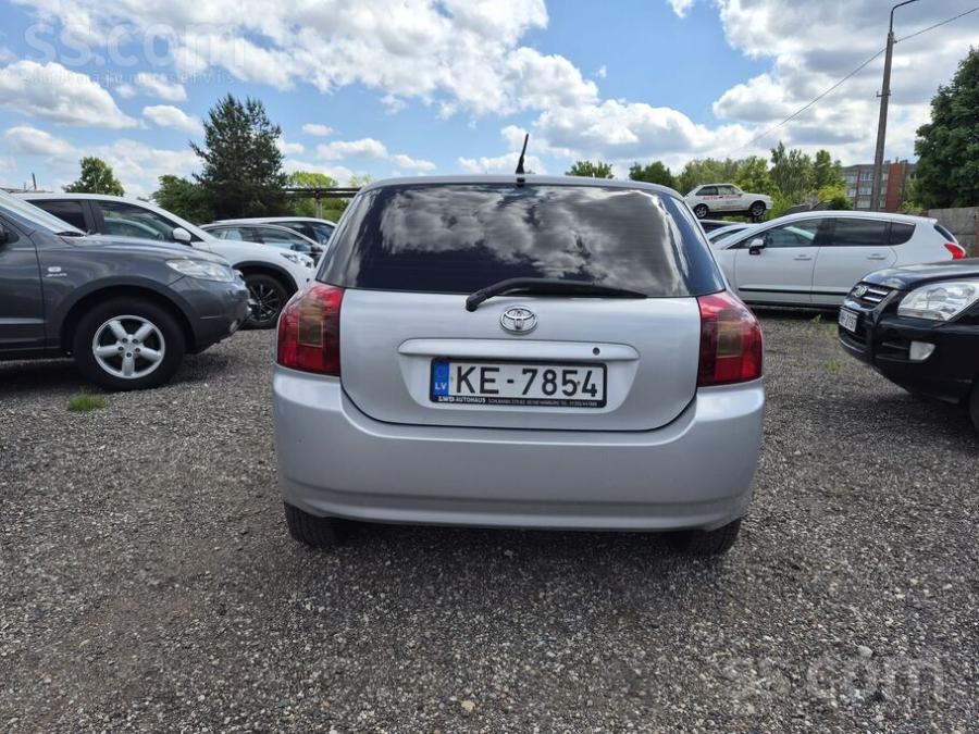 Pelēks Toyota Corolla 2004 Daugavpils, ar dzinēja tilpumu 2.00 L un nobraukumu 0 tūkst. km par 2050 €, foto 5 vietnē AUTOMOTO.COM.LV