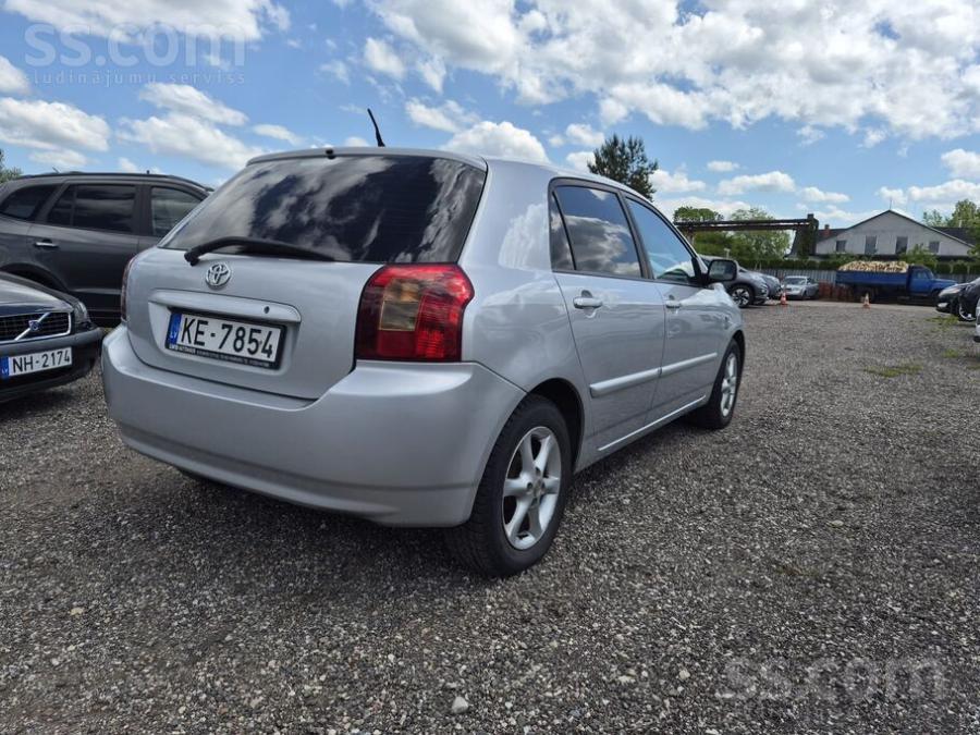 Pelēks Toyota Corolla 2004 Daugavpils, ar dzinēja tilpumu 2.00 L un nobraukumu 0 tūkst. km par 2050 €, foto 6 vietnē AUTOMOTO.COM.LV