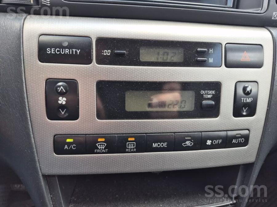 Pelēks Toyota Corolla 2004 Daugavpils, ar dzinēja tilpumu 2.00 L un nobraukumu 0 tūkst. km par 2050 €, foto 9 vietnē AUTOMOTO.COM.LV