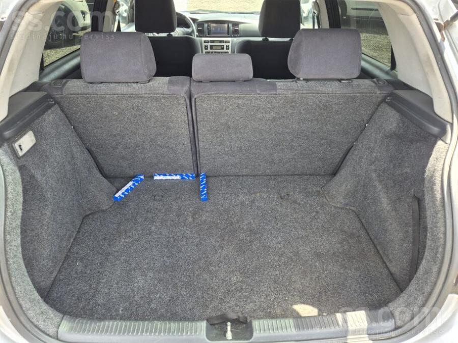 Pelēks Toyota Corolla 2004 Daugavpils, ar dzinēja tilpumu 2.00 L un nobraukumu 0 tūkst. km par 2050 €, foto 18 vietnē AUTOMOTO.COM.LV