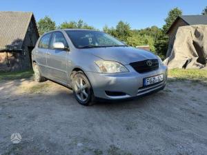 Pelēks Toyota Corolla 2004 Trakai, ar dzinēja tilpumu 2.00 L un nobraukumu 332 tūkst. km par 950 €, foto  vietnē AUTOMOTO.COM.LV