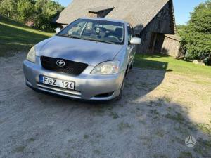 Pelēks Toyota Corolla 2004 Trakai, ar dzinēja tilpumu 2.00 L un nobraukumu 332 tūkst. km par 950 €, foto 3 vietnē AUTOMOTO.COM.LV