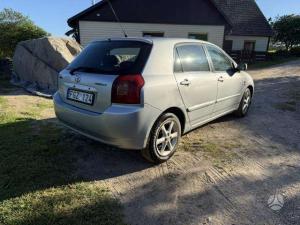 Pelēks Toyota Corolla 2004 Trakai, ar dzinēja tilpumu 2.00 L un nobraukumu 332 tūkst. km par 950 €, foto 5 vietnē AUTOMOTO.COM.LV