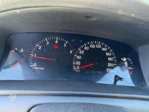 Pelēks Toyota Corolla 2004 Trakai, ar dzinēja tilpumu 2.00 L un nobraukumu 332 tūkst. km par 950 €, foto 12 vietnē AUTOMOTO.COM.LV