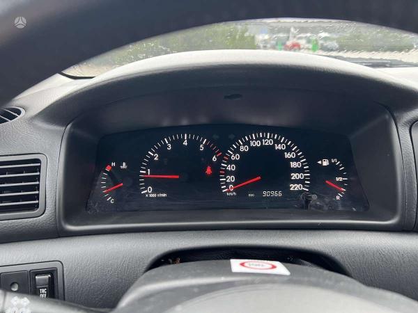 Grey Toyota Corolla 2004 in Siauliai, with an engine capacity of 2.00 L and mileage of 91 thousand km for 2500 €, photo 7 on AUTOMOTO.COM.LV