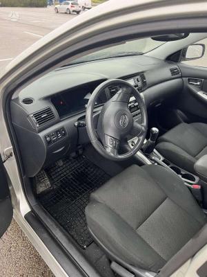 Pelēks Toyota Corolla 2004 Šauļi, ar dzinēja tilpumu 2.00 L un nobraukumu 91 tūkst. km par 2500 €, foto 10 vietnē AUTOMOTO.COM.LV