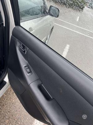Pelēks Toyota Corolla 2004 Šauļi, ar dzinēja tilpumu 2.00 L un nobraukumu 91 tūkst. km par 2500 €, foto 13 vietnē AUTOMOTO.COM.LV