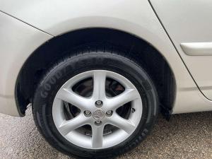 Pelēks Toyota Corolla 2004 Šauļi, ar dzinēja tilpumu 2.00 L un nobraukumu 91 tūkst. km par 2500 €, foto 14 vietnē AUTOMOTO.COM.LV