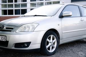 Серый Тойота Королла 2004 в Клайпеда, объемом двигателя 1.60 л и пробегом 250 тыс. км за 1600 €, фото 3 на AUTOMOTO.COM.LV