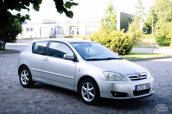 Pelēks Toyota Corolla 2004 Klaipėda, ar dzinēja tilpumu 1.60 L un nobraukumu 250 tūkst. km par 1600 €, foto 10 vietnē AUTOMOTO.COM.LV