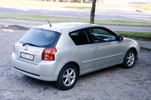 Pelēks Toyota Corolla 2004 Klaipėda, ar dzinēja tilpumu 1.60 L un nobraukumu 250 tūkst. km par 1600 €, foto 7 vietnē AUTOMOTO.COM.LV