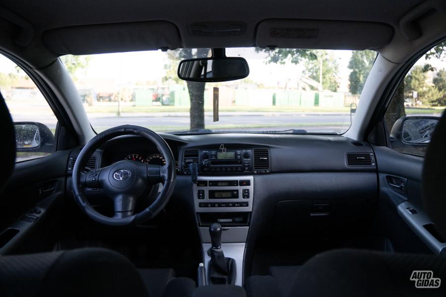 Grey Toyota Corolla 2004 in Klaipeda, with an engine capacity of 1.60 L and mileage of 250 thousand km for 1600 €, photo 16 on AUTOMOTO.COM.LV