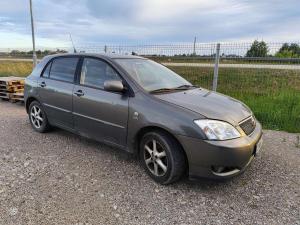 Pelēks Toyota Corolla 2004 Klaipėda, ar dzinēja tilpumu 2.00 L un nobraukumu 234 tūkst. km par 699 €, foto 5 vietnē AUTOMOTO.COM.LV