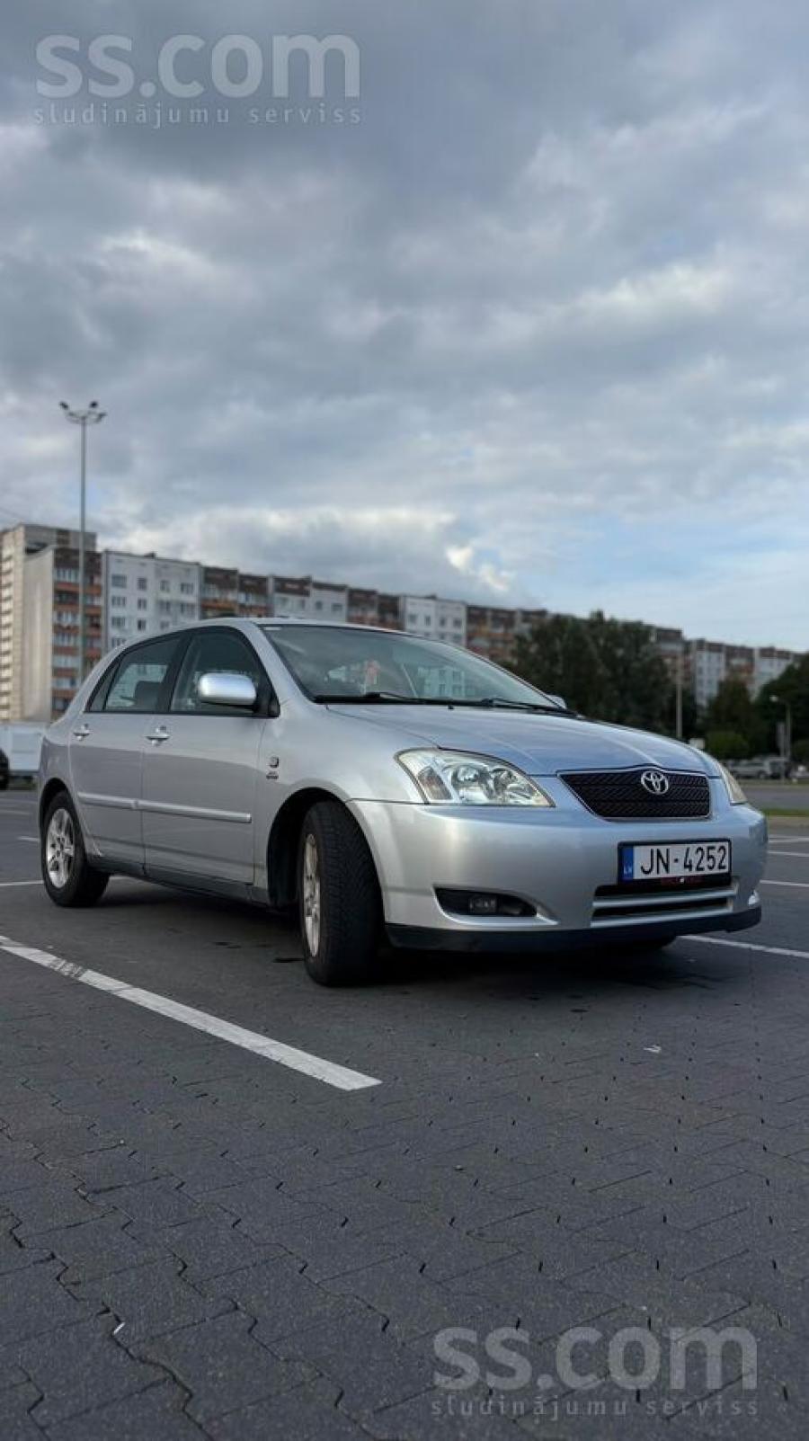 Grey Toyota Corolla 2004 in Valmiera, with an engine capacity of 2.00 L and mileage of 342 thousand km for 1500 €, photo 7 on AUTOMOTO.COM.LV