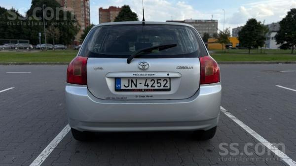 Grey Toyota Corolla 2004 in Valmiera, with an engine capacity of 2.00 L and mileage of 342 thousand km for 1500 €, photo 8 on AUTOMOTO.COM.LV