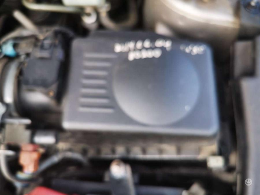 Pelēks Toyota Corolla 2004 Viļņa, ar dzinēja tilpumu 1.80 L un nobraukumu 93 tūkst. km par 3450 €, foto 13 vietnē AUTOMOTO.COM.LV