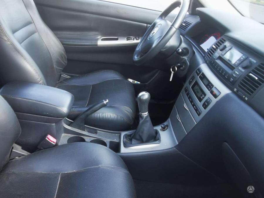 Pelēks Toyota Corolla 2004 Viļņa, ar dzinēja tilpumu 1.80 L un nobraukumu 93 tūkst. km par 3450 €, foto 15 vietnē AUTOMOTO.COM.LV