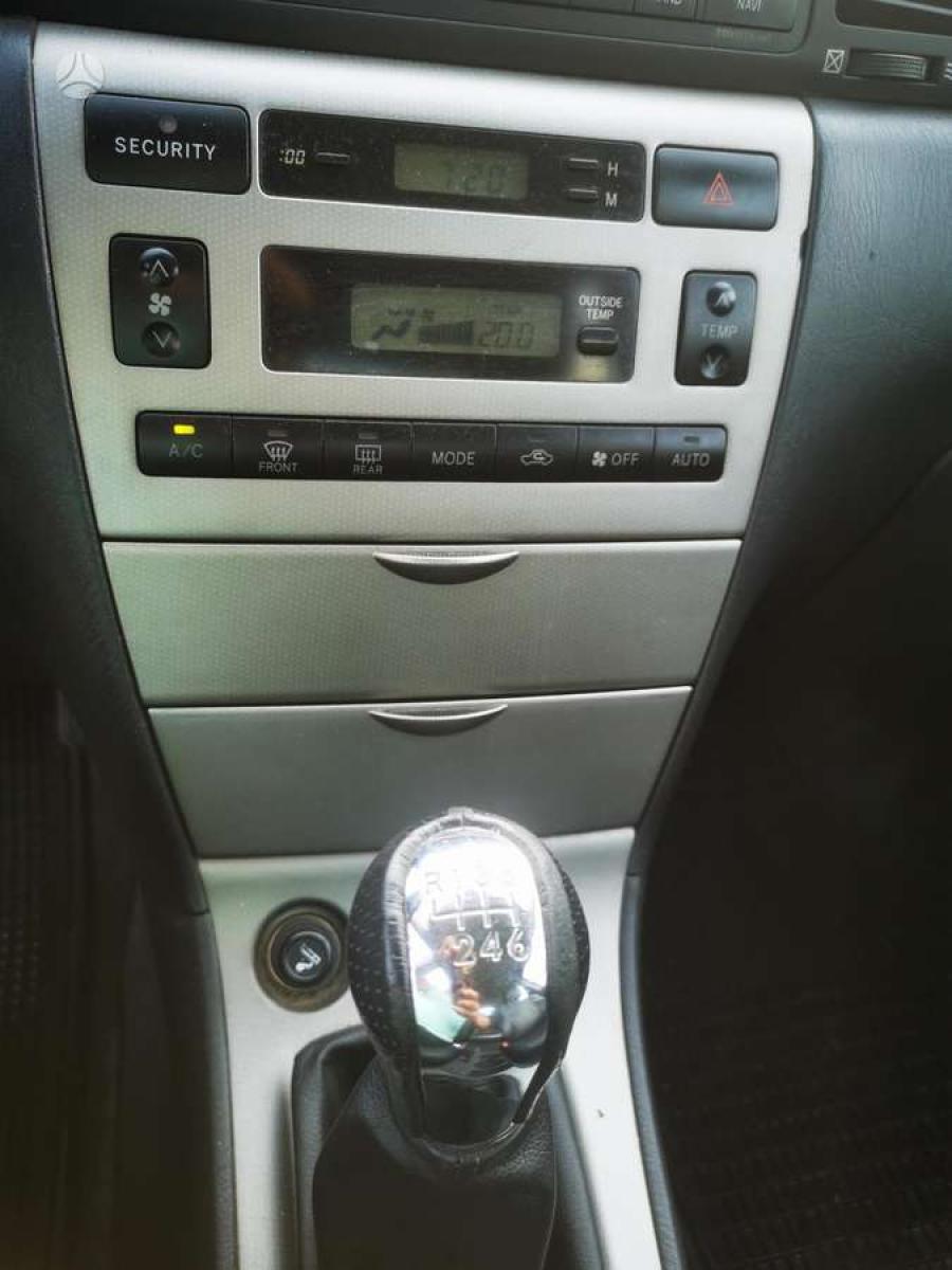Pelēks Toyota Corolla 2004 Viļņa, ar dzinēja tilpumu 1.80 L un nobraukumu 93 tūkst. km par 3450 €, foto 22 vietnē AUTOMOTO.COM.LV