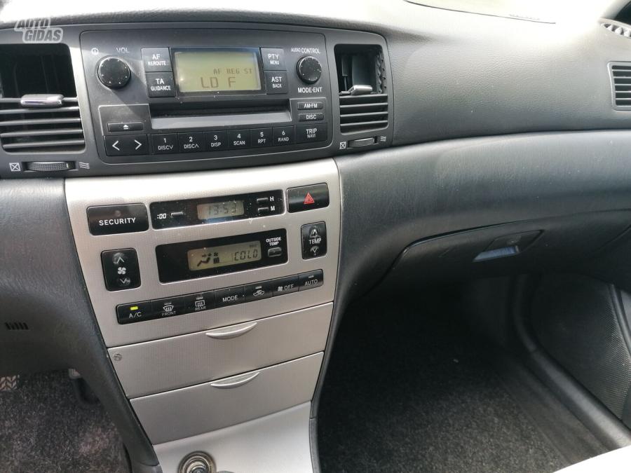 Grey Toyota Corolla 2004 in Moletai, with an engine capacity of 2.00 L and mileage of 281 thousand km for 1200 €, photo 13 on AUTOMOTO.COM.LV