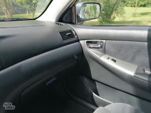Grey Toyota Corolla 2004 in Moletai, with an engine capacity of 2.00 L and mileage of 281 thousand km for 1200 €, photo 14 on AUTOMOTO.COM.LV