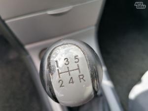 Grey Toyota Corolla 2004 in Moletai, with an engine capacity of 2.00 L and mileage of 281 thousand km for 1200 €, photo 15 on AUTOMOTO.COM.LV