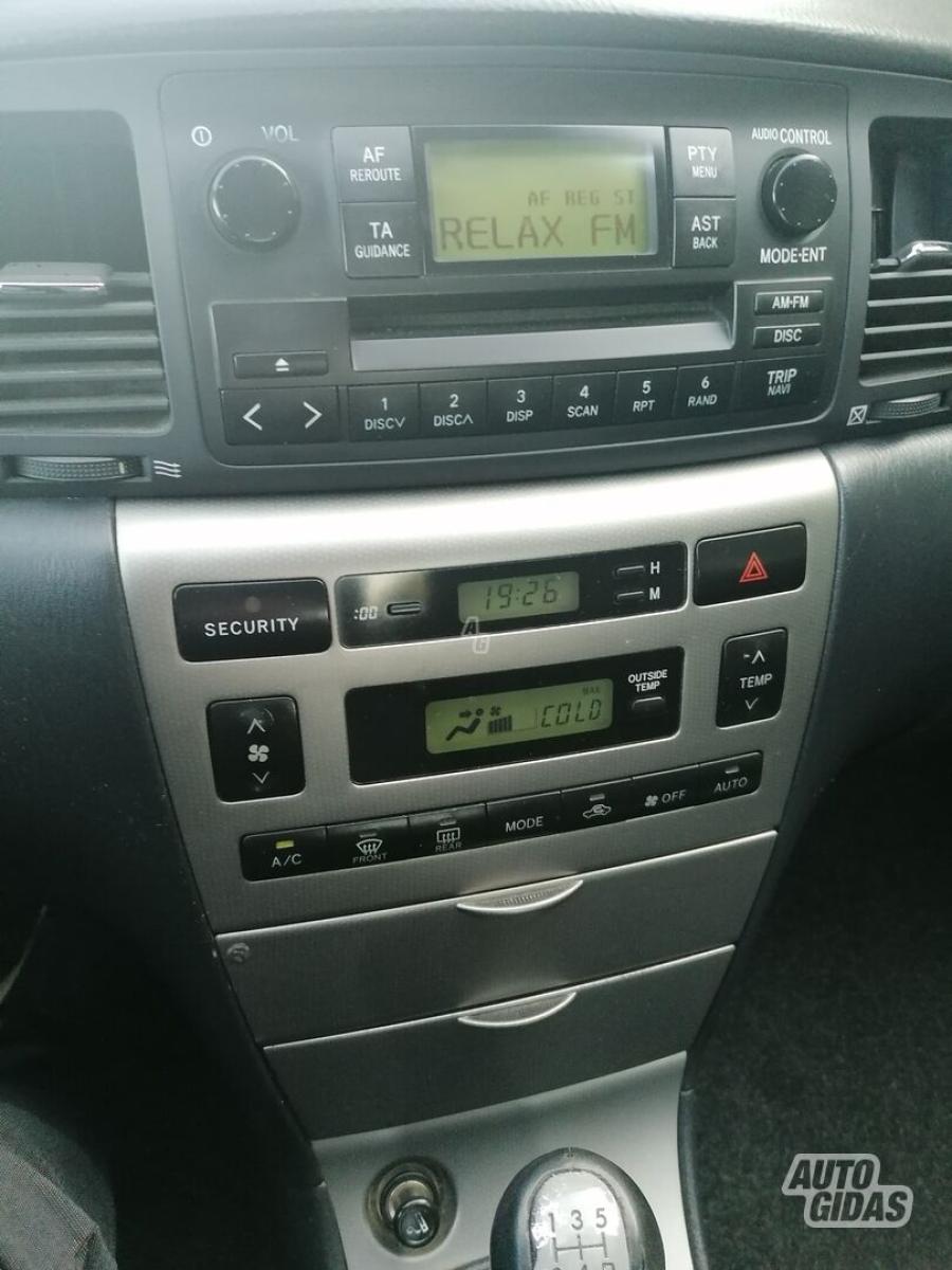Grey Toyota Corolla 2004 in Moletai, with an engine capacity of 2.00 L and mileage of 281 thousand km for 1200 €, photo 16 on AUTOMOTO.COM.LV
