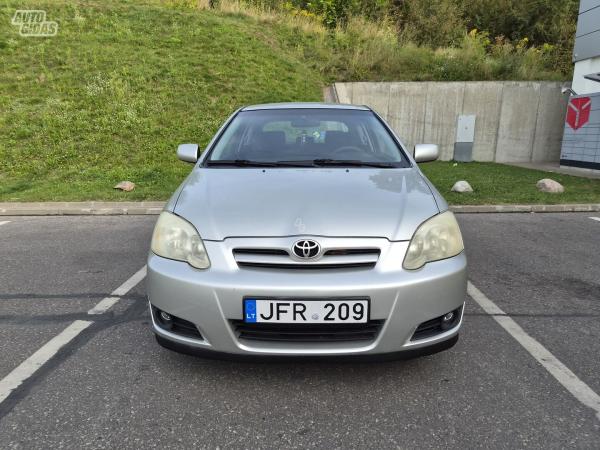 Pelēks Toyota Corolla 2004 Viļņa, ar dzinēja tilpumu 2.00 L un nobraukumu 266 tūkst. km par 1200 €, foto 10 vietnē AUTOMOTO.COM.LV