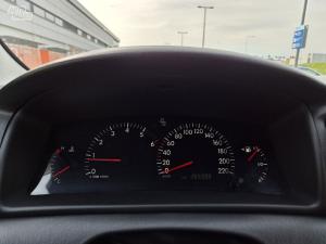 Pelēks Toyota Corolla 2004 Viļņa, ar dzinēja tilpumu 2.00 L un nobraukumu 266 tūkst. km par 1200 €, foto 17 vietnē AUTOMOTO.COM.LV