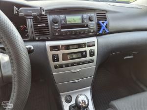 Pelēks Toyota Corolla 2004 Viļņa, ar dzinēja tilpumu 2.00 L un nobraukumu 266 tūkst. km par 1200 €, foto 18 vietnē AUTOMOTO.COM.LV