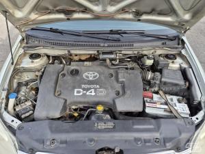 Pelēks Toyota Corolla 2004 Viļņa, ar dzinēja tilpumu 2.00 L un nobraukumu 266 tūkst. km par 1200 €, foto 21 vietnē AUTOMOTO.COM.LV