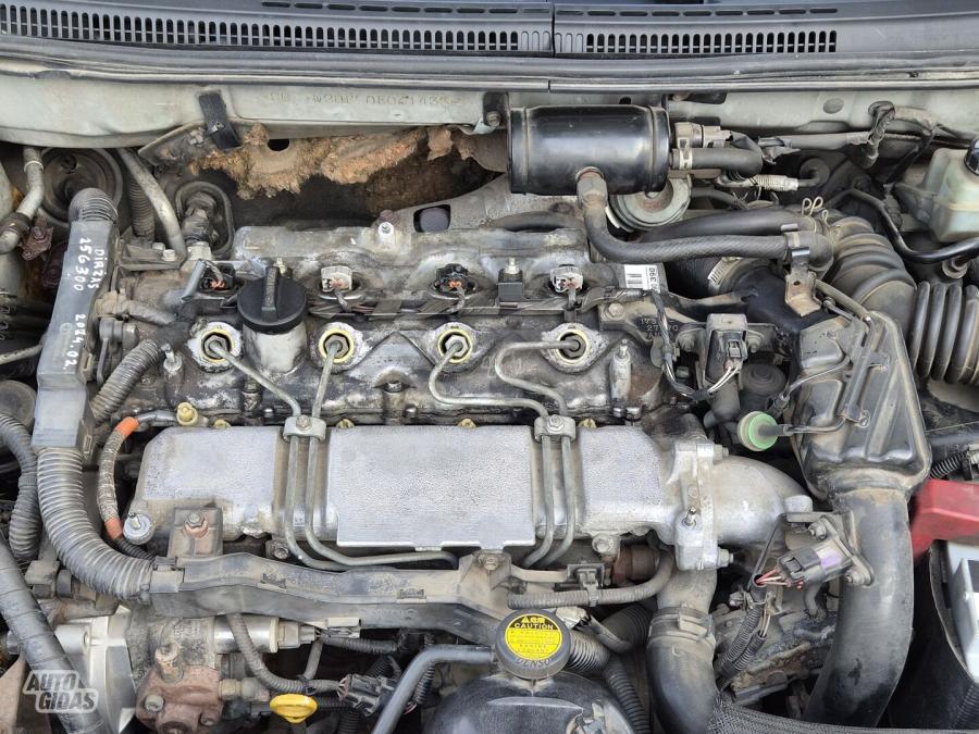 Pelēks Toyota Corolla 2004 Viļņa, ar dzinēja tilpumu 2.00 L un nobraukumu 266 tūkst. km par 1200 €, foto 22 vietnē AUTOMOTO.COM.LV