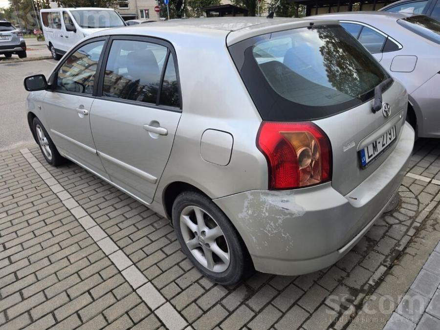 Grey Toyota Corolla 2004 in Riga, with an engine capacity of 2.00 L and mileage of 232 thousand km for 1200 €, photo 5 on AUTOMOTO.COM.LV