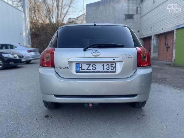 Pelēks Toyota Corolla 2005 Viļņa, ar dzinēja tilpumu 1.40 L un nobraukumu 205 tūkst. km par 1900 €, foto 2 vietnē AUTOMOTO.COM.LV