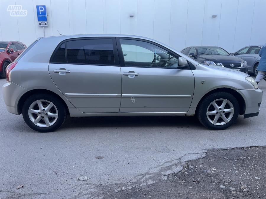 Grey Toyota Corolla 2005 in Vilnius, with an engine capacity of 1.40 L and mileage of 205 thousand km for 1900 €, photo 6 on AUTOMOTO.COM.LV