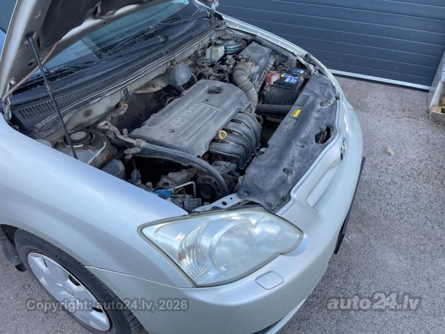 Grey Toyota Corolla 2005 in Tallinn, with an engine capacity of 1.60 L and mileage of 275 thousand km for 1999 €, photo 9 on AUTOMOTO.COM.LV