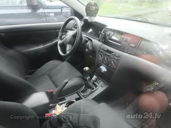 Grey Toyota Corolla 2005 in Tallinn, with an engine capacity of 1.60 L and mileage of 210 thousand km for 1798 €, photo 5 on AUTOMOTO.COM.LV