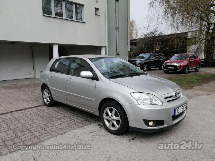 Pelēks Toyota Corolla 2005 Tallina, ar dzinēja tilpumu 1.40 L un nobraukumu 230 tūkst. km par 2790 €, foto 1 vietnē AUTOMOTO.COM.LV