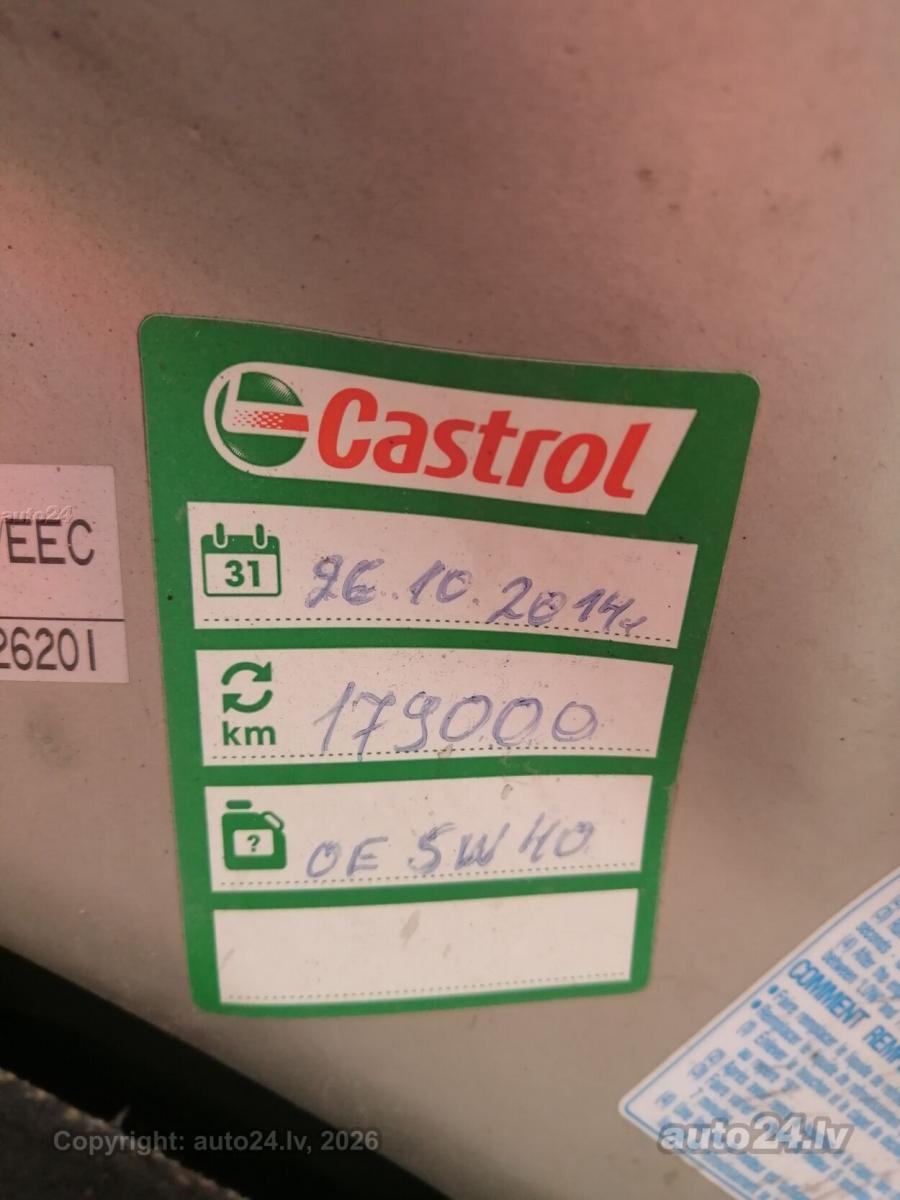 Pelēks Toyota Corolla 2005 Tallina, ar dzinēja tilpumu 1.40 L un nobraukumu 230 tūkst. km par 2790 €, foto 22 vietnē AUTOMOTO.COM.LV