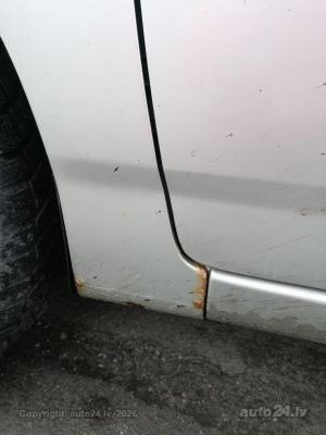 Pelēks Toyota Corolla 2005 Tallina, ar dzinēja tilpumu 1.40 L un nobraukumu 230 tūkst. km par 2790 €, foto 24 vietnē AUTOMOTO.COM.LV