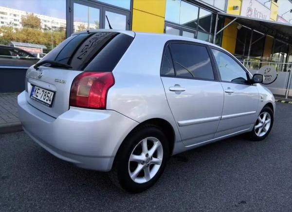 Grey Toyota Corolla 2005 in Riga, with an engine capacity of 2.00 L and mileage of 315 thousand km for 1330 €, photo 4 on AUTOMOTO.COM.LV