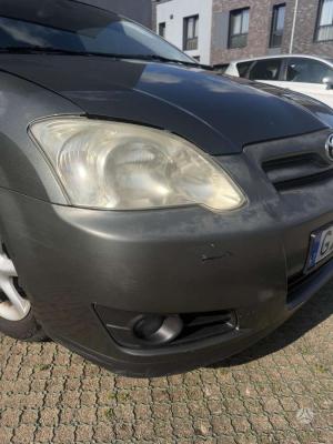 Grey Toyota Corolla 2005 in Vilnius, with an engine capacity of 1.40 L and mileage of 326 thousand km for 1250 €, photo 5 on AUTOMOTO.COM.LV