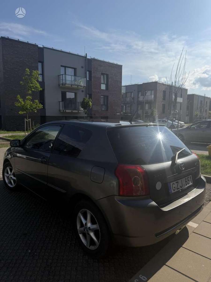 Grey Toyota Corolla 2005 in Vilnius, with an engine capacity of 1.40 L and mileage of 326 thousand km for 1250 €, photo 7 on AUTOMOTO.COM.LV