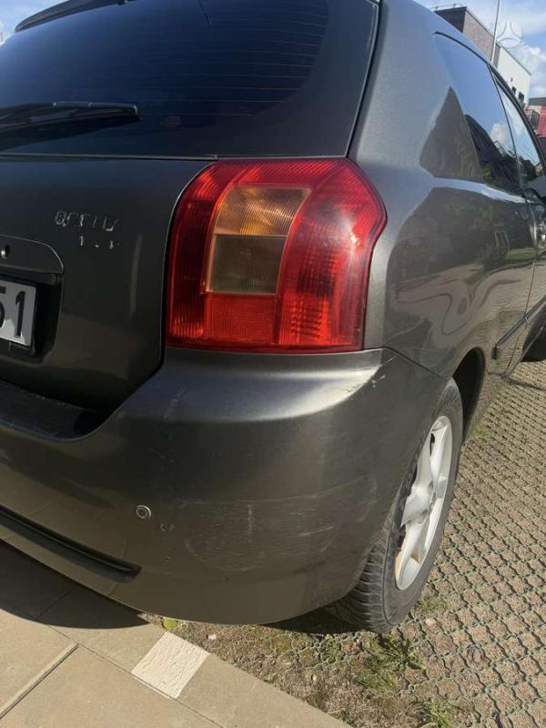 Grey Toyota Corolla 2005 in Vilnius, with an engine capacity of 1.40 L and mileage of 326 thousand km for 1250 €, photo 7 on AUTOMOTO.COM.LV