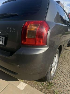 Grey Toyota Corolla 2005 in Vilnius, with an engine capacity of 1.40 L and mileage of 326 thousand km for 1250 €, photo 8 on AUTOMOTO.COM.LV