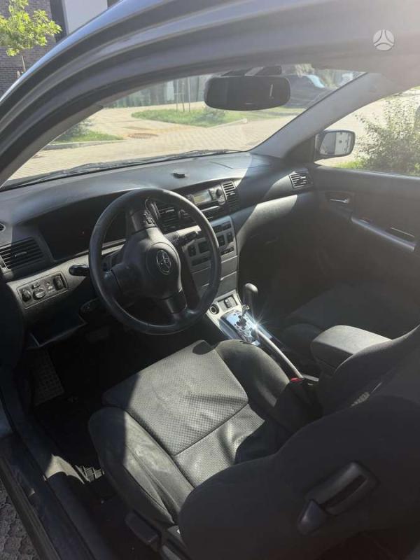 Grey Toyota Corolla 2005 in Vilnius, with an engine capacity of 1.40 L and mileage of 326 thousand km for 1250 €, photo 9 on AUTOMOTO.COM.LV