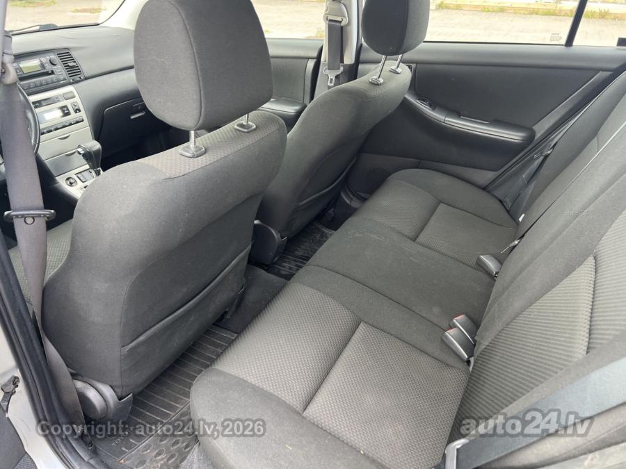 Pelēks Toyota Corolla 2005 Mardu, ar dzinēja tilpumu 1.60 L un nobraukumu 184 tūkst. km par 4800 €, foto 14 vietnē AUTOMOTO.COM.LV